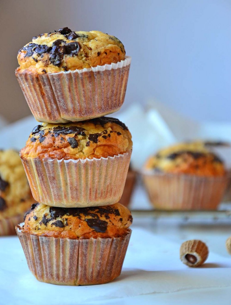 Sunne, saftige peanøttmuffins toppet med sjokolade – Karoline Marberg